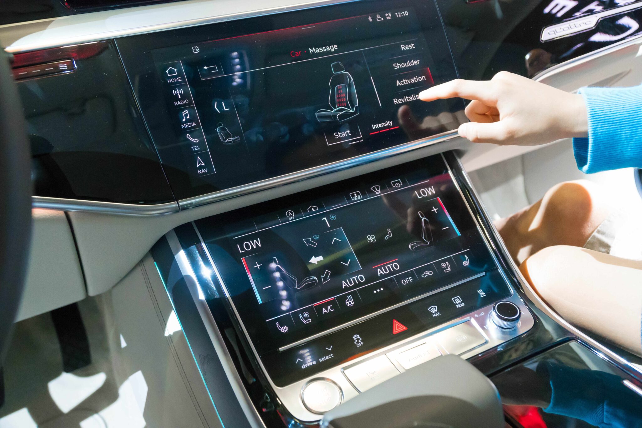 A finger on the pulse of time: How features of interactive displays ...